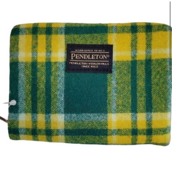 Pendleton | Bags | Pendleton University Of Oregon Game Day Plaid Wallet ...
